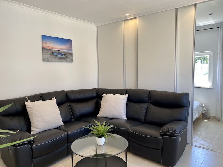 W.h.house/v1 - Portugal