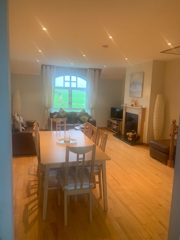 Bright And Airy Cottage Close To The Beach - Portballintrae