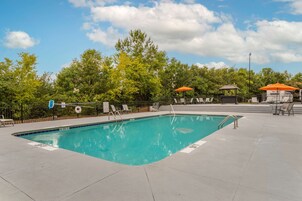Piscina exterior sazonal