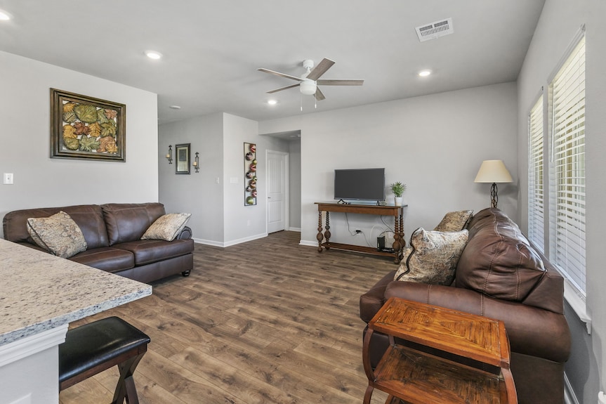 Enjoy Our Spacious Home, Perfect For Families. Relaxing, Comfort & Convenience. - Sam Houston Jones State Park, Lake Charles