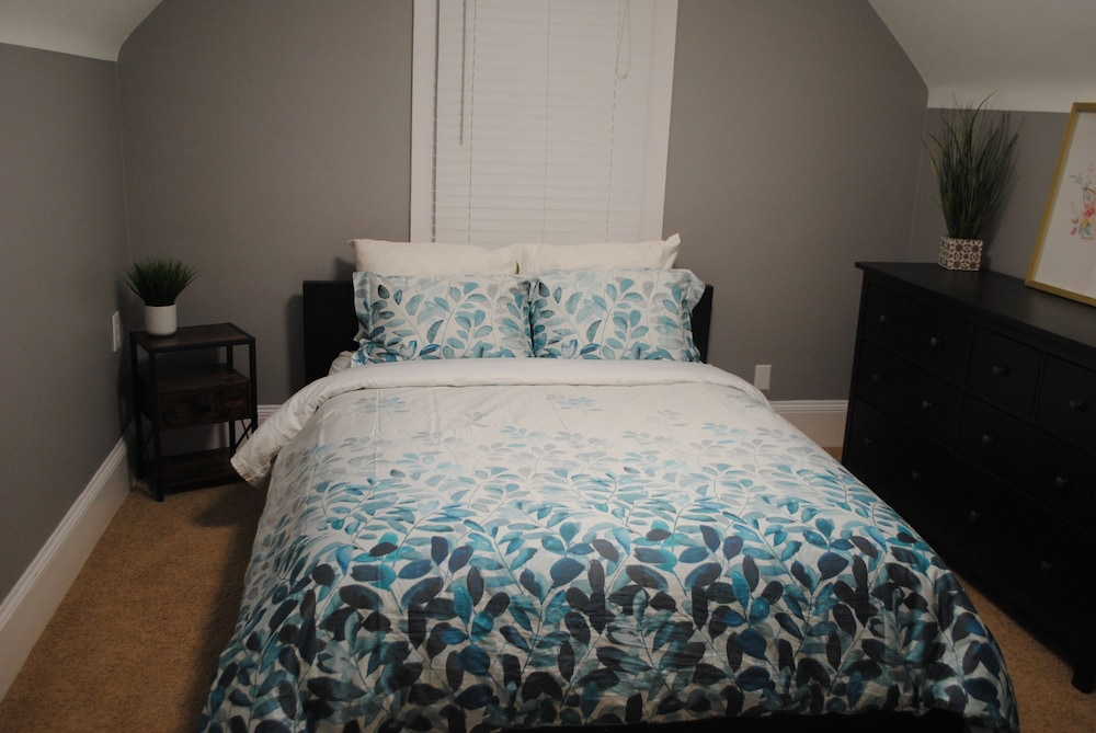 Spacious 4 Bedroom Home In The Heart Of Camas! - Gresham, OR