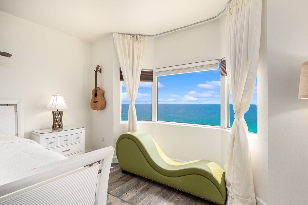 𝒫𝒞𝐵 𝒫𝒶𝓇𝒶𝒹𝒾𝓈𝑒 4 Br, 3ba - Laguna Beach, FL