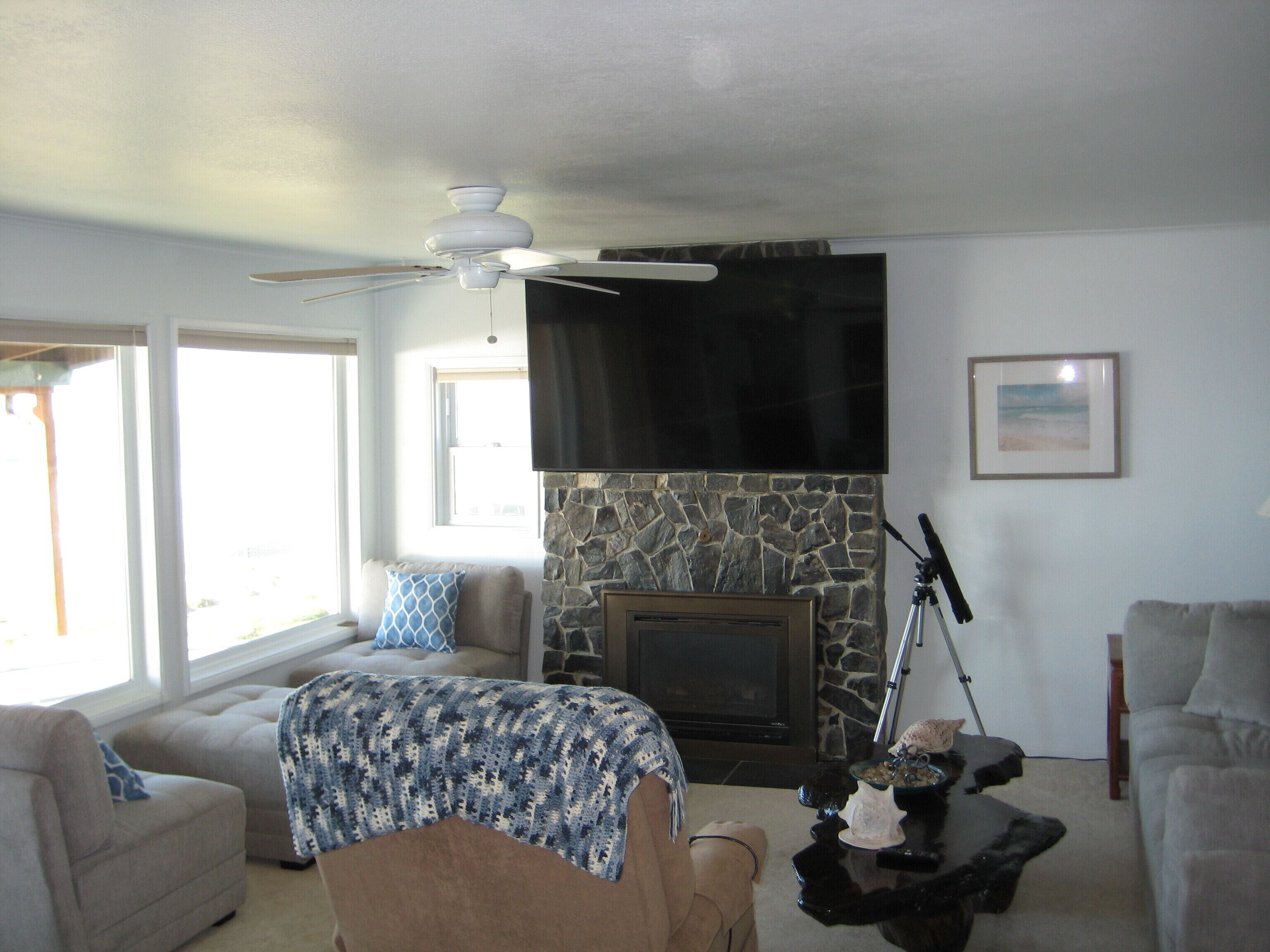 Stay On The Beach Not On A Cliff - Lincoln City, OR