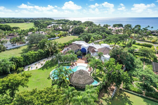 5-star Villa For Rent In Moroccan-style - La Romana