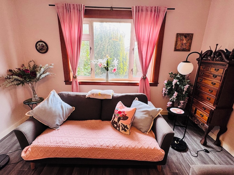 Bright And Spacious 3 Bedroom House, Near M90, 20 Min From Edinburgh - Hopetoun House