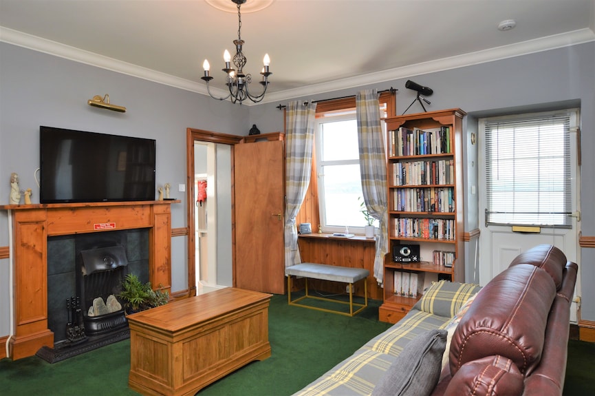 Arthur's Seat, Elevated Cottage, Sea Views - Ayrshire