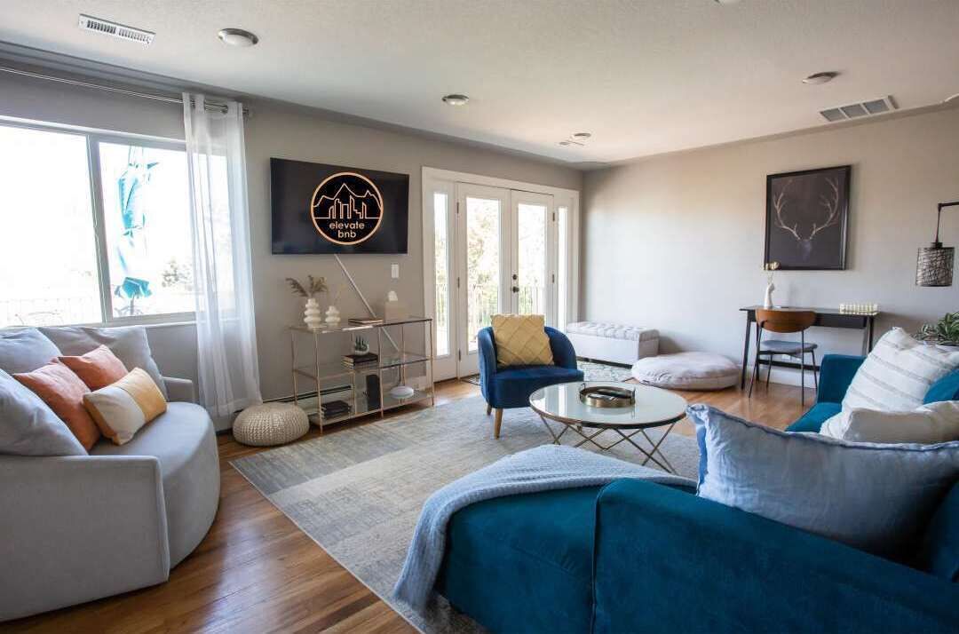 Family Friendly - Pool - Hot Tub - Pets - Denver, CO