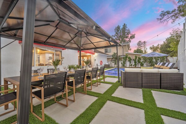 133 New Pool-12 Person Spa-gorgeous Upscale Elegant Home-off Mulholland - Los Angeles, CA