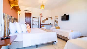 Quarto Quádruplo Comfort | Cofre no quarto, cortinas/cortinados opacos, Wi-fi grátis