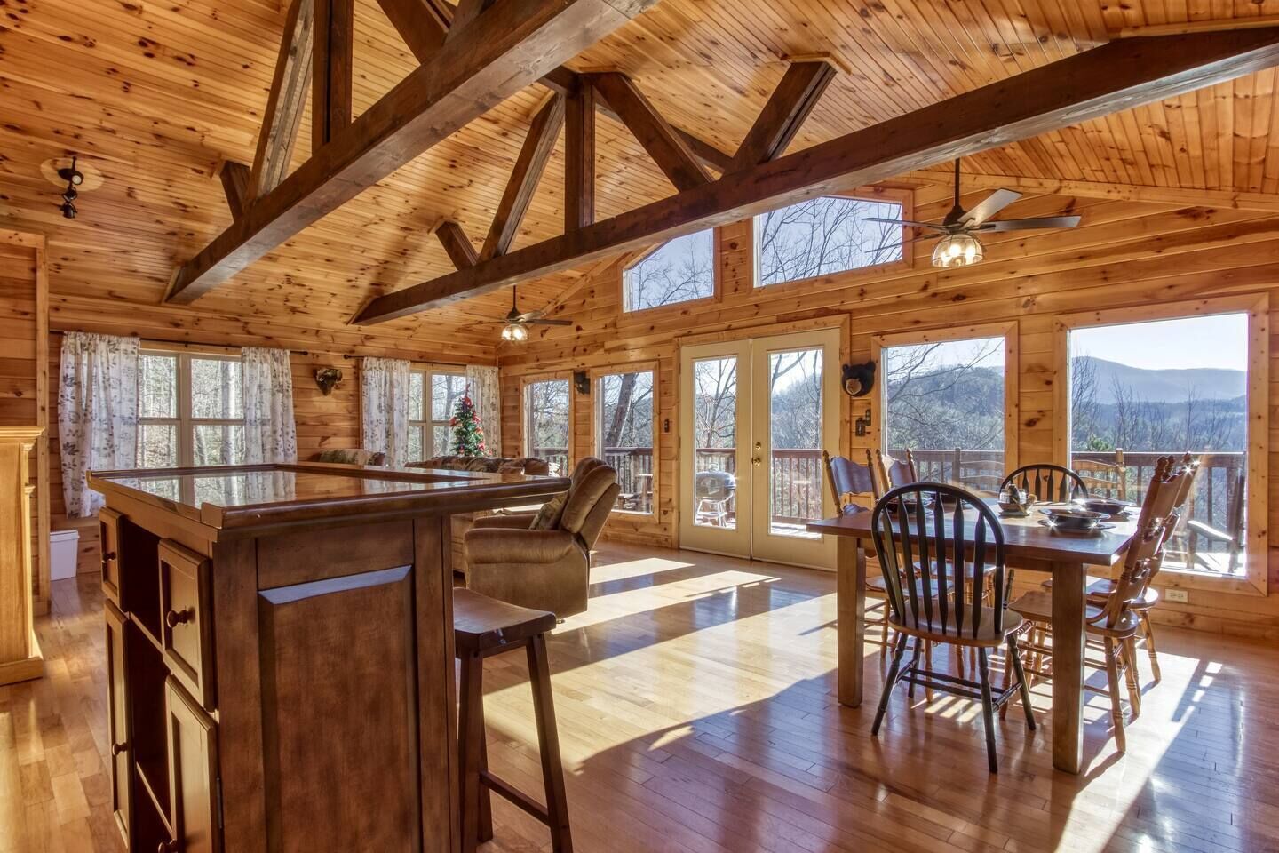 Epic View~hot Tub~arcade~game Room~disc Golf - Walland, TN