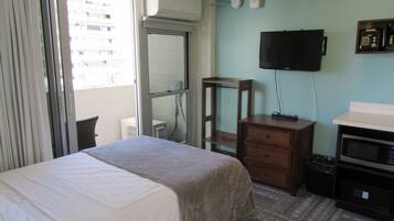 Quarto econômico, 1 cama de casal | Cofres nos quartos, Wi-Fi de cortesia