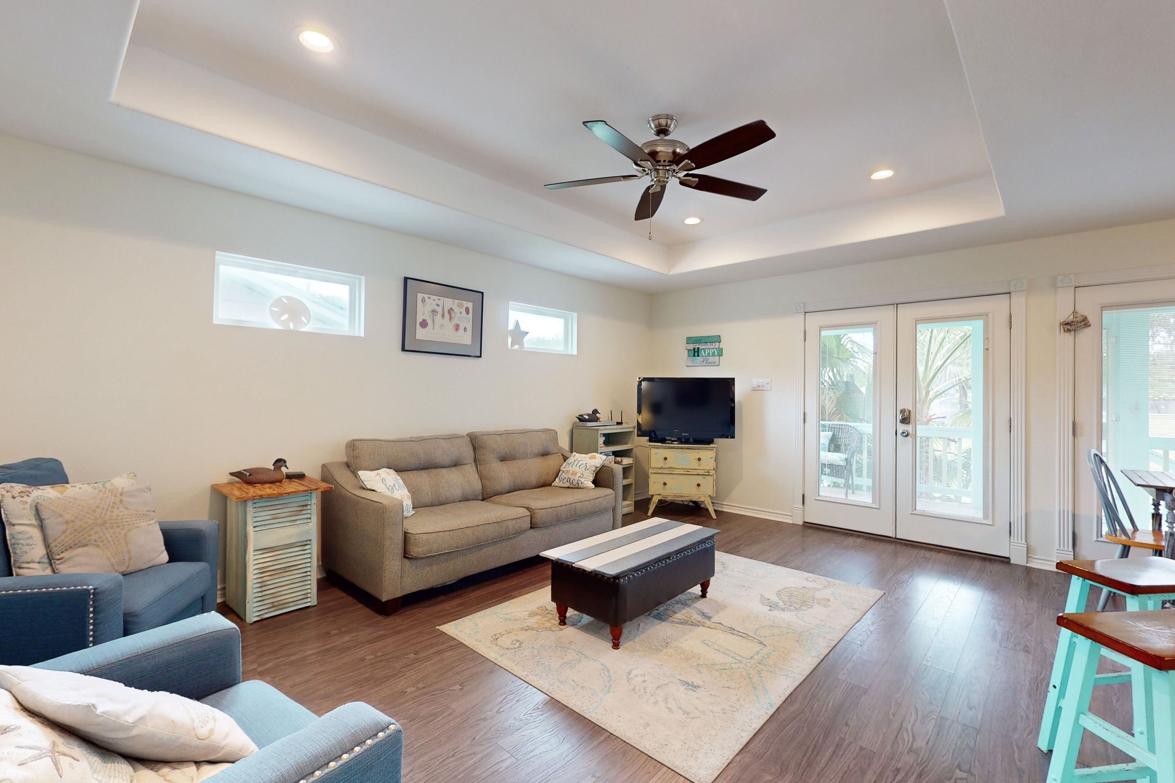 South Pearl Sailfish: Coastal-chic Cottage W/ Screened Porch - Walk To Bay - Rockport, TX