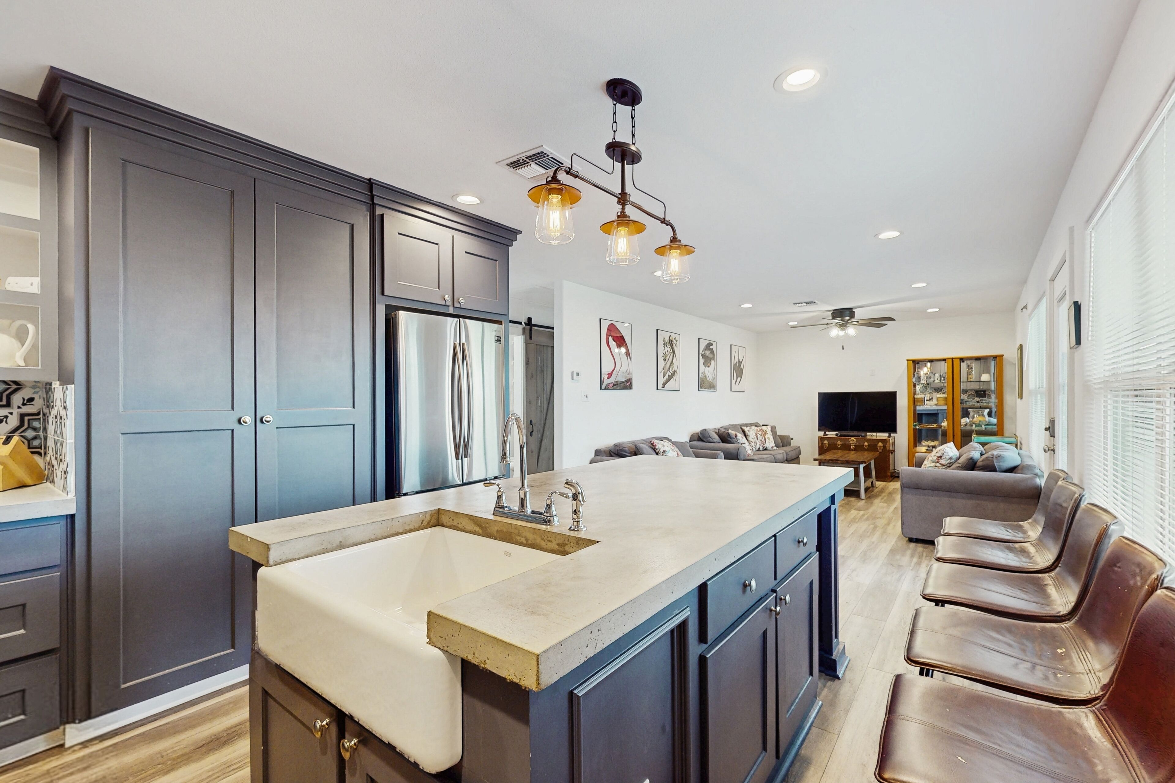 Brand-new Home On The Bay With Huge Covered Deck, Water View & Chef's Kitchen - Bayside, TX