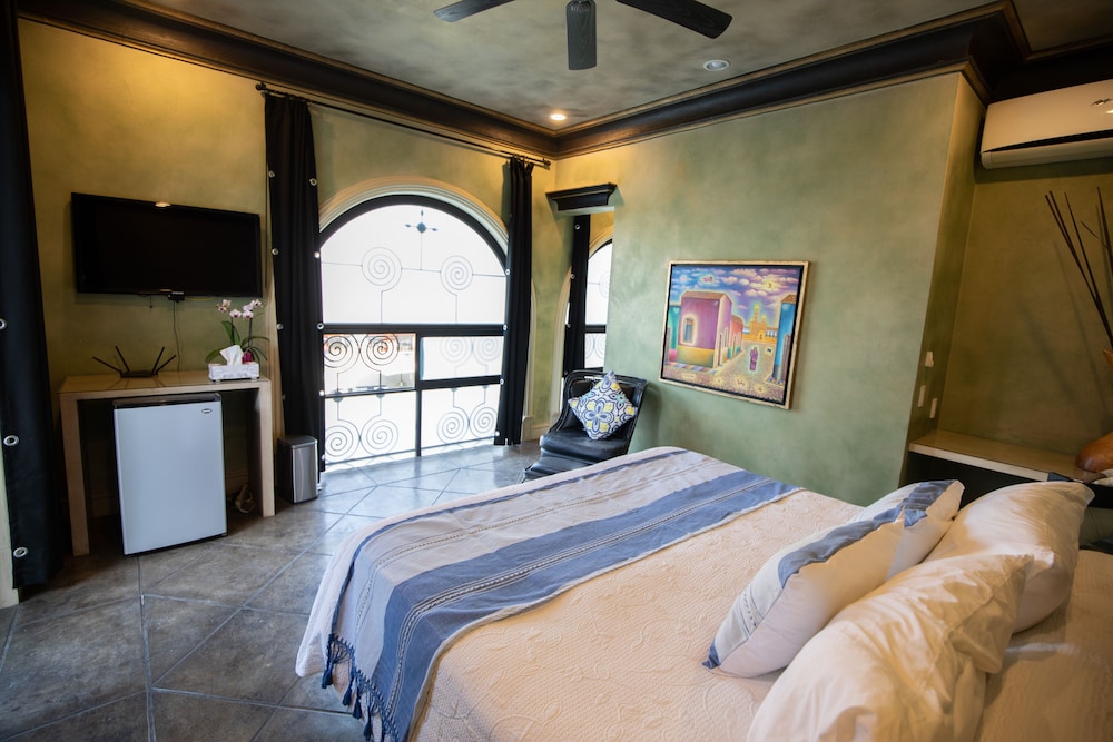 New Listing! Lake Front Suite! Suite 3 - Ajijic