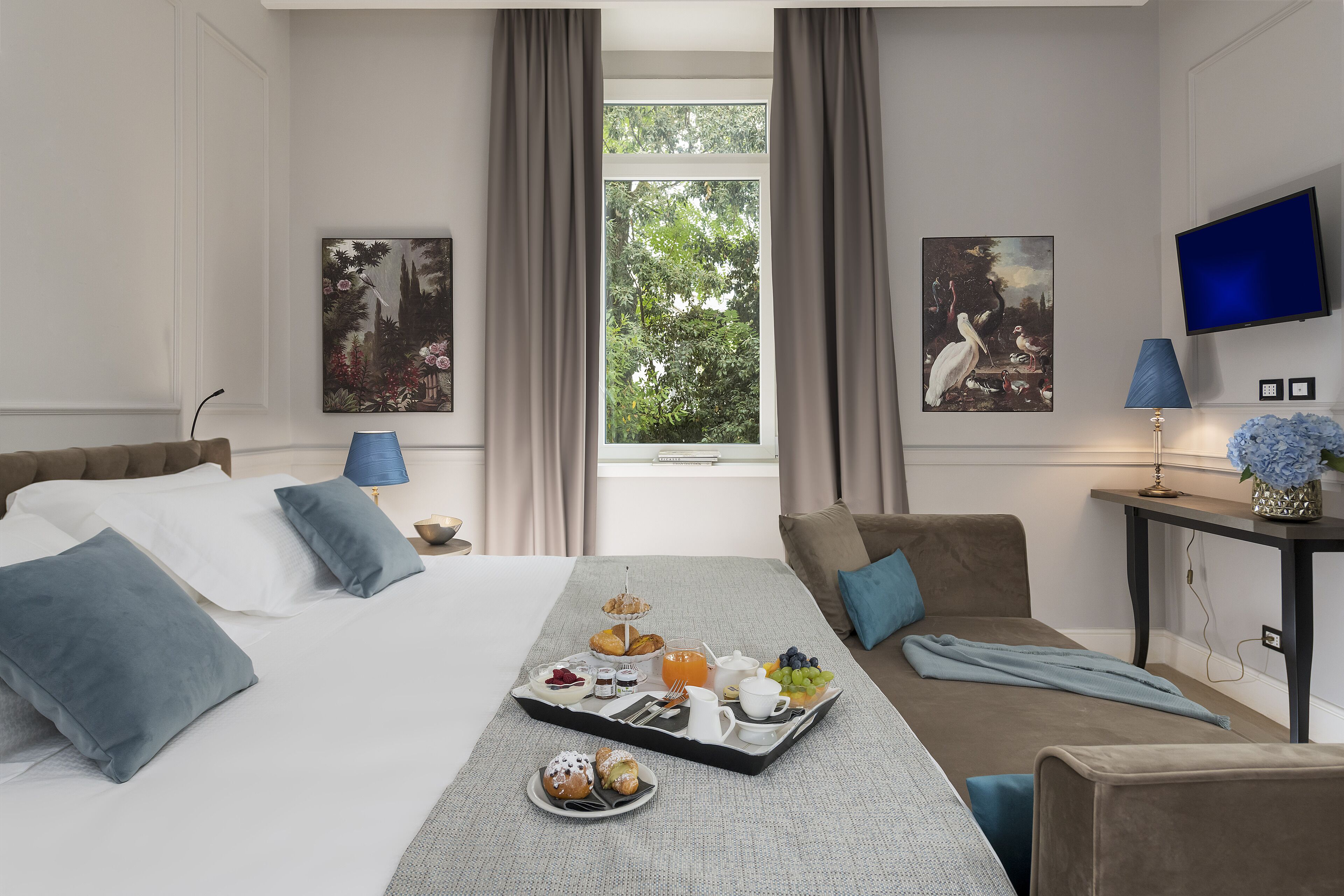 Quarto triplo superior | Roupas de cama premium, frigobar, cofres nos quartos, escrivaninha