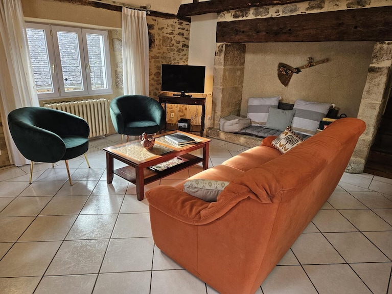 Maison Spacieuse En Dordogne Avec Terrasse Et Jardin, Animaux Acceptés - Dordogne