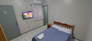 Quarto Duplo Comfort | Secretária, Wi-fi grátis, roupa de cama fornecida