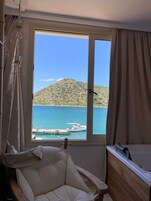 Quarto casal lua de mel, 1 cama Queen, vista para o mar, de frente para o oceano | Vista do quarto