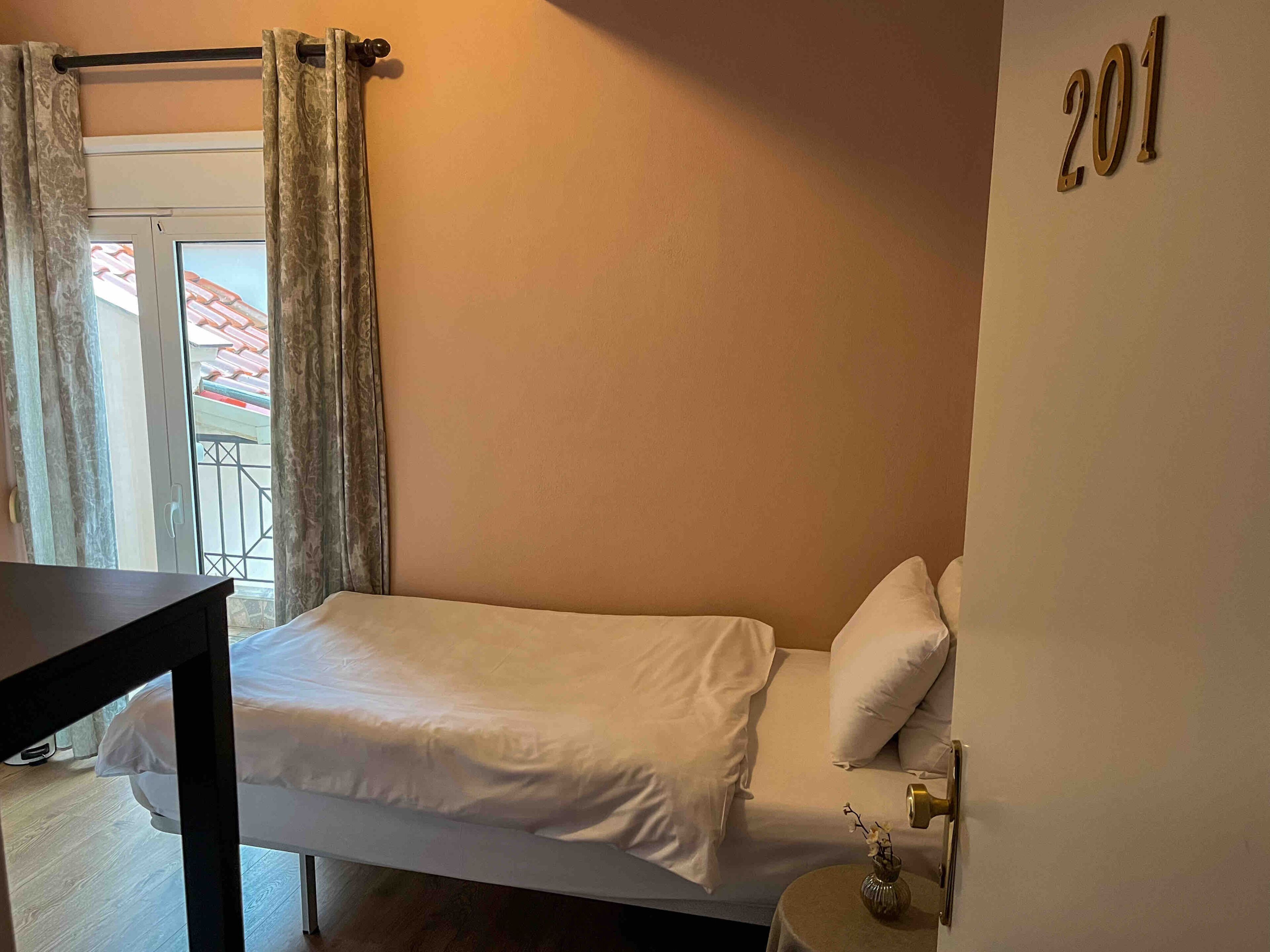 Quarto Individual Básico, varanda | Wi-fi grátis 