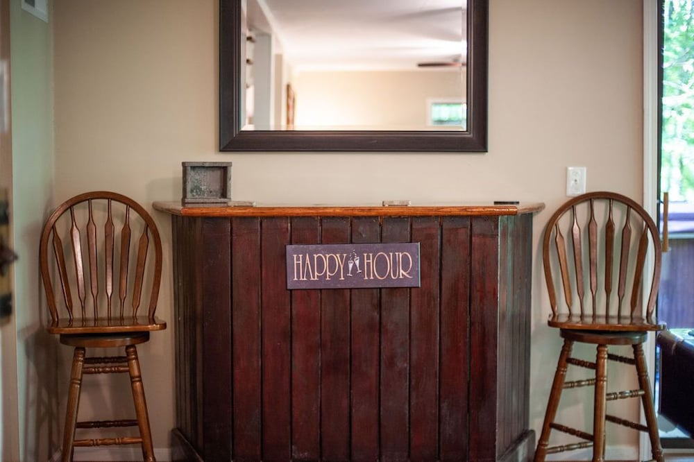Sunday Morning (Dog-friendly) - Smithville, TN