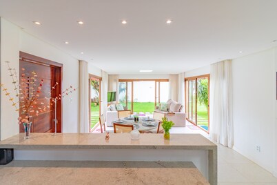 PF24 Excelente Casa 6 Suítes