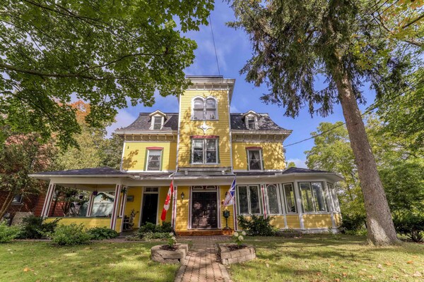 Pangea House - Gananoque