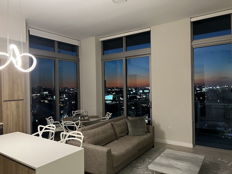 Brand New Top Floor In The Heart Of Miami / Super Close To Best Areas - Miami