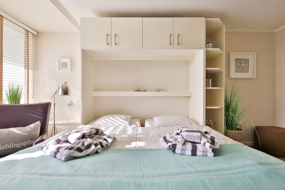 This Cozy Apartment Is Equipped With All The Essentials And Some Unexpected Extras. - Sylt