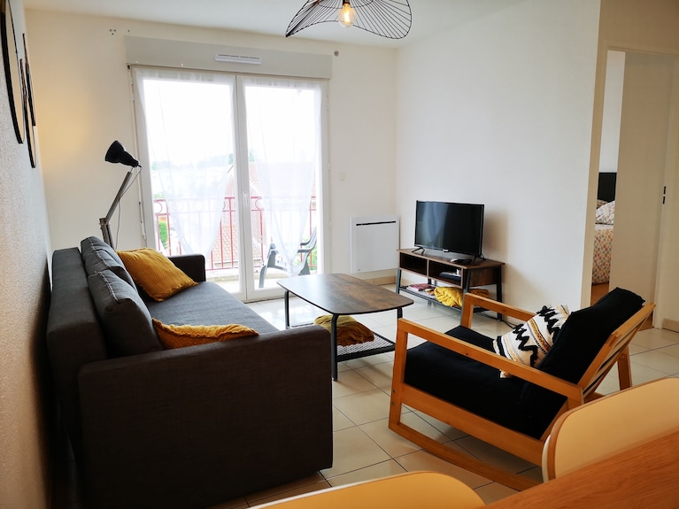 Fully Renovated, Modern And Elegant T2 Fully Equipped Quiet Location Free Parking - Bordeaux