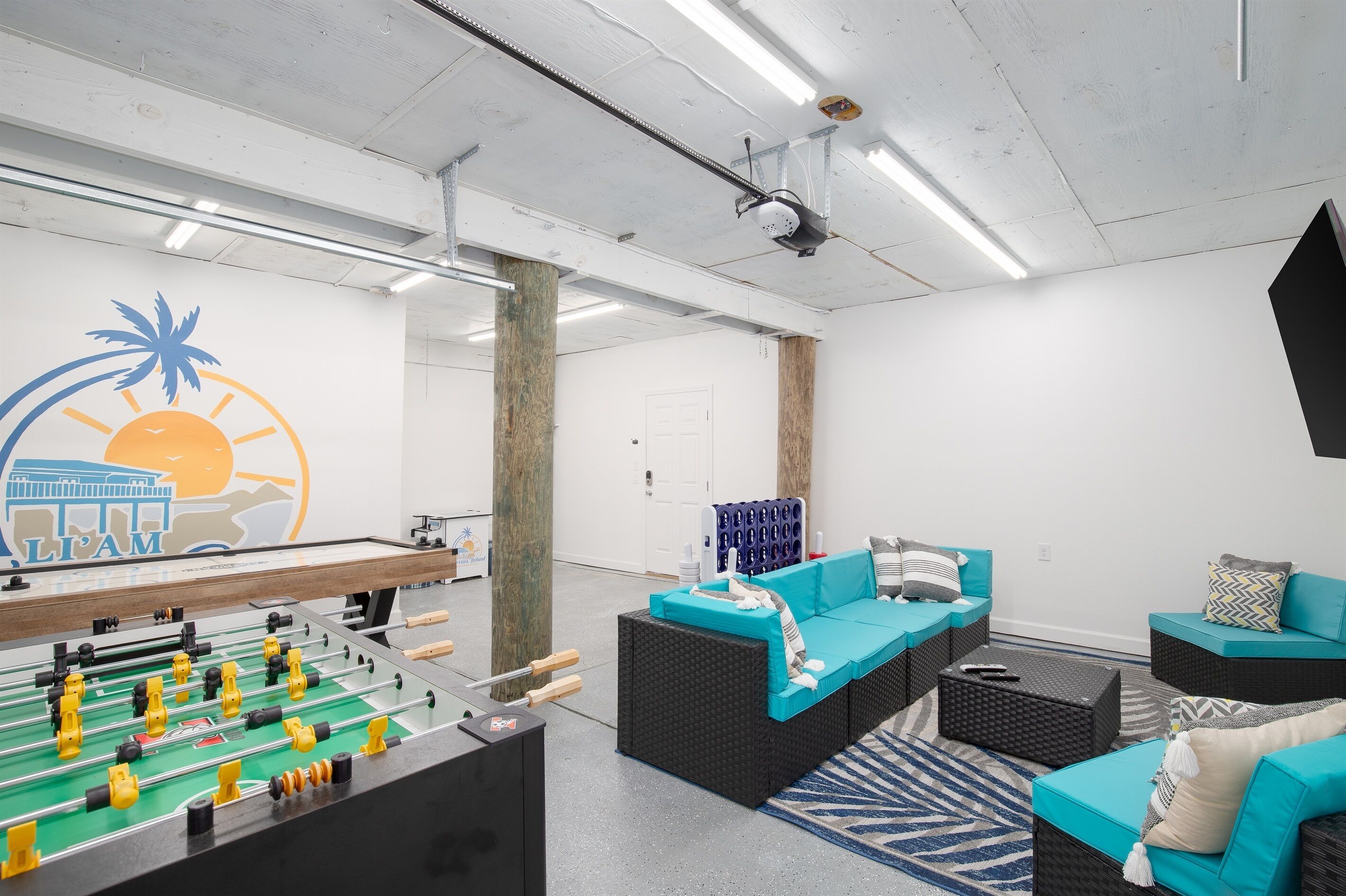 Family Friendly With Gameroom! Outdoor Swings And More! - Pensacola Beach, FL