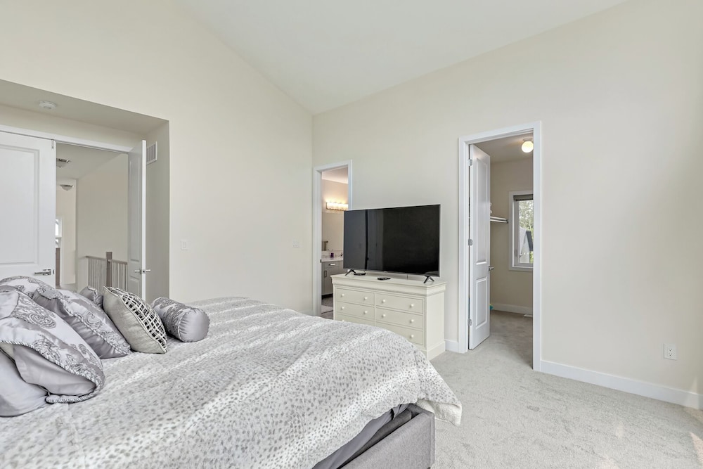 July & August 8500.00, September, October, November Only 5500.00 - Collingwood