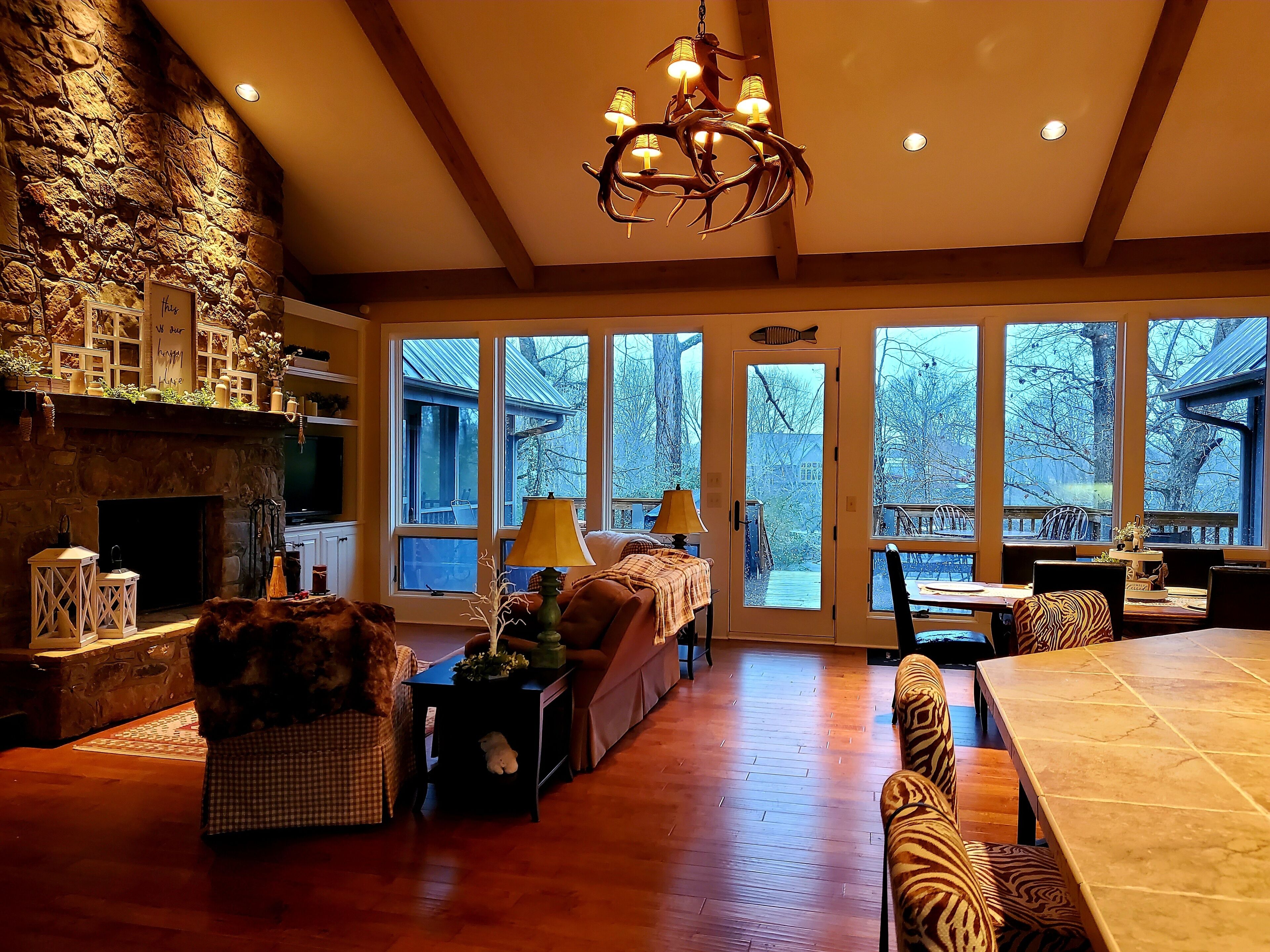 Little Red Tree House on the Little Red River on 8 Private Acres with ...