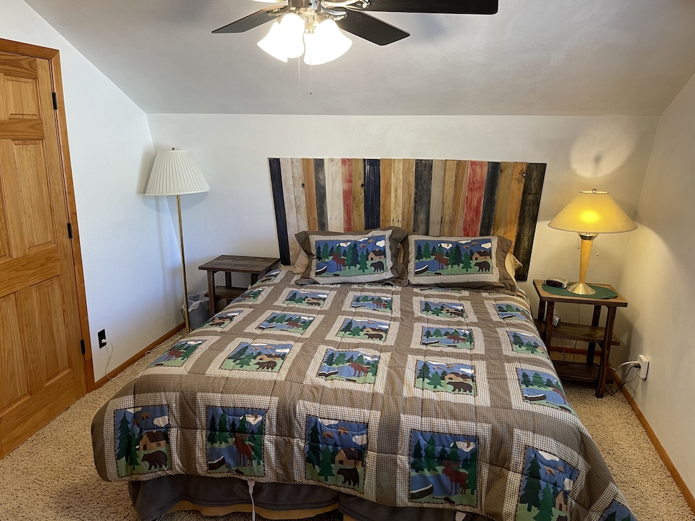 Cozy Cabin Hidden In The Pines! Explore So. Utah Including Cedar, Bryce,&zion Np - Utah