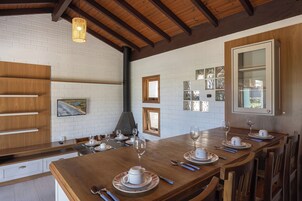 Estúdio premium, varanda coberta | Cozinha privada | Geladeira grande, micro-ondas, fogão, torradeira