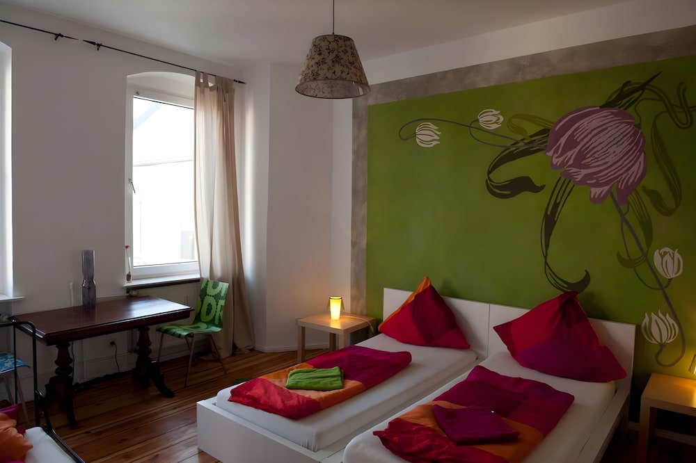 Private Apartment In Berlin's Most Central District Next To The River Spree - Berlin Tegel Airport (TXL)