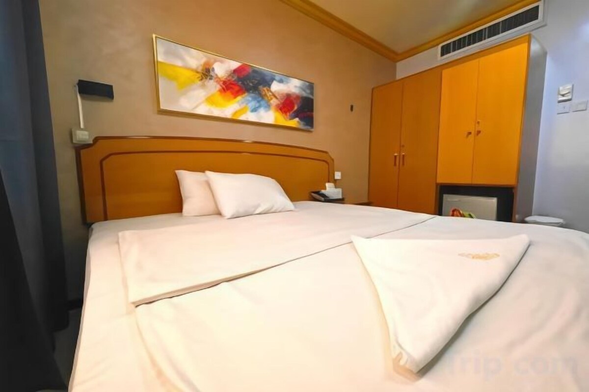 Minibar, ferro/tábua de engomar, Wi-fi grátis, roupa de cama fornecida 