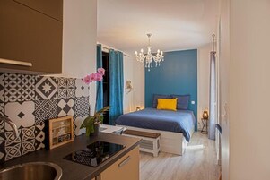Apartamento Standard, pátio, vista para o mar | 2 quartos, ferro/tábua de engomar, Wi-fi grátis 