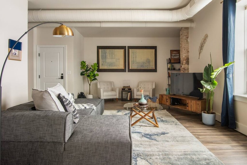 Thompson 202 · Beautiful Luxury Loft - Heart Of Depot Town - Ypsilanti, MI