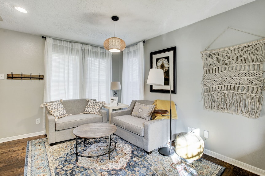 The Modern Farmhouse Escape In Historic Houston Heights - Houston, TX