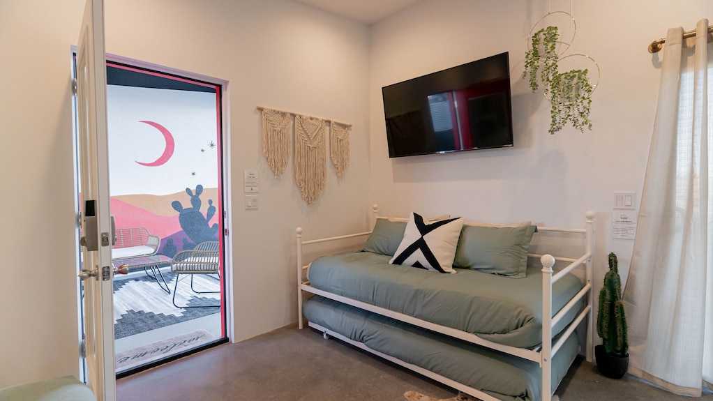 15%discounthammocksclose 2 Downtownfully Fenced - Joshua Tree National Park