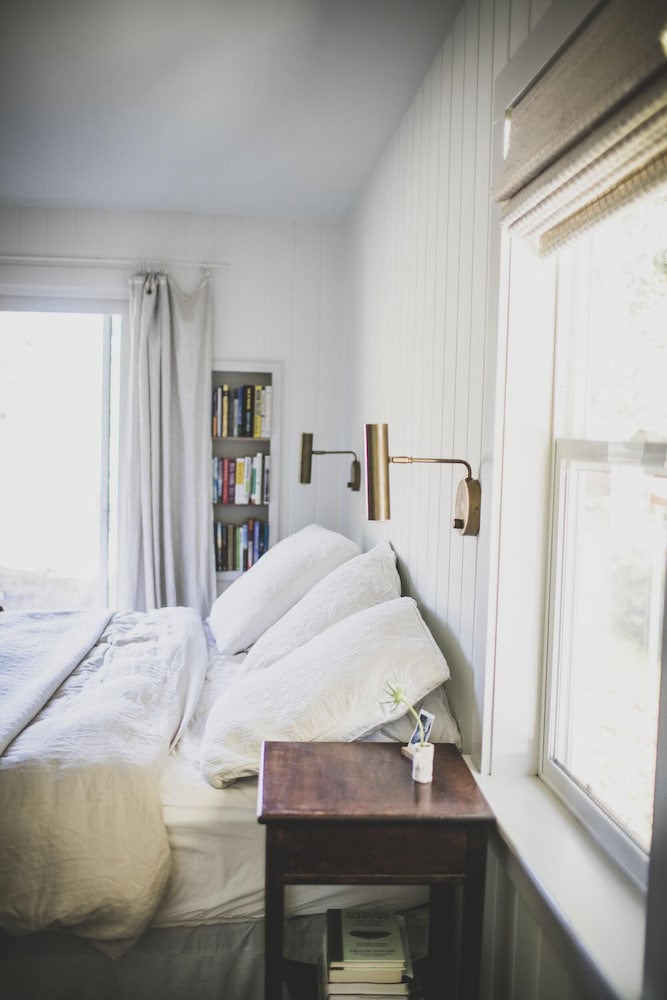 ✨ Pet-friendly Healdsburg Farmhouse W/ Pool & Hot Tub - Healdsburg, CA