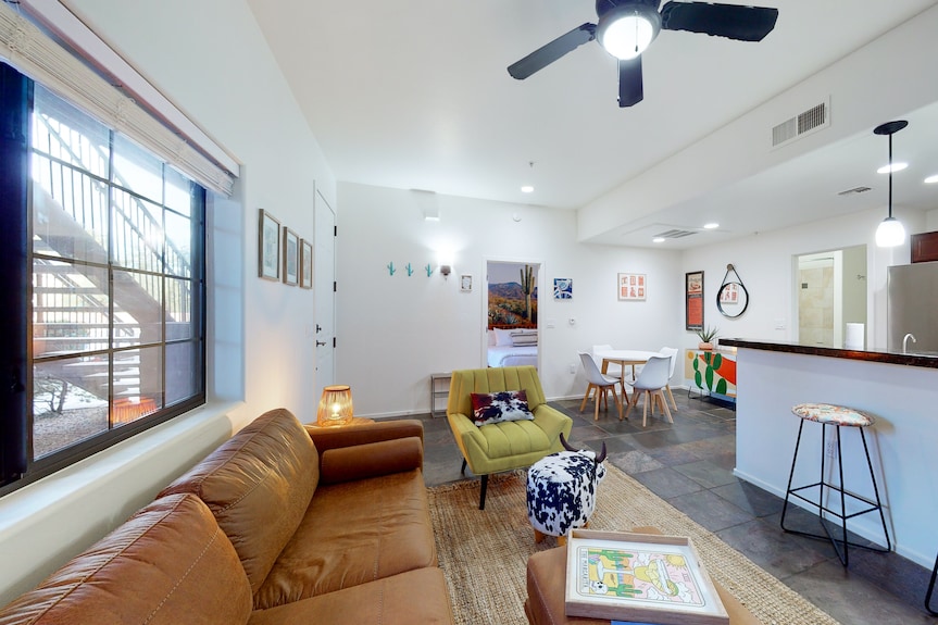 Stylish Desert Gem W/fast Wifi, Private Patio, Central A/c, And Shared Gas Grill - Sonora