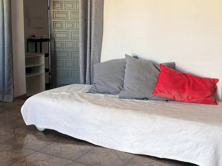 Central Attic Apt Sleeps 4 With Patio - Almuñécar