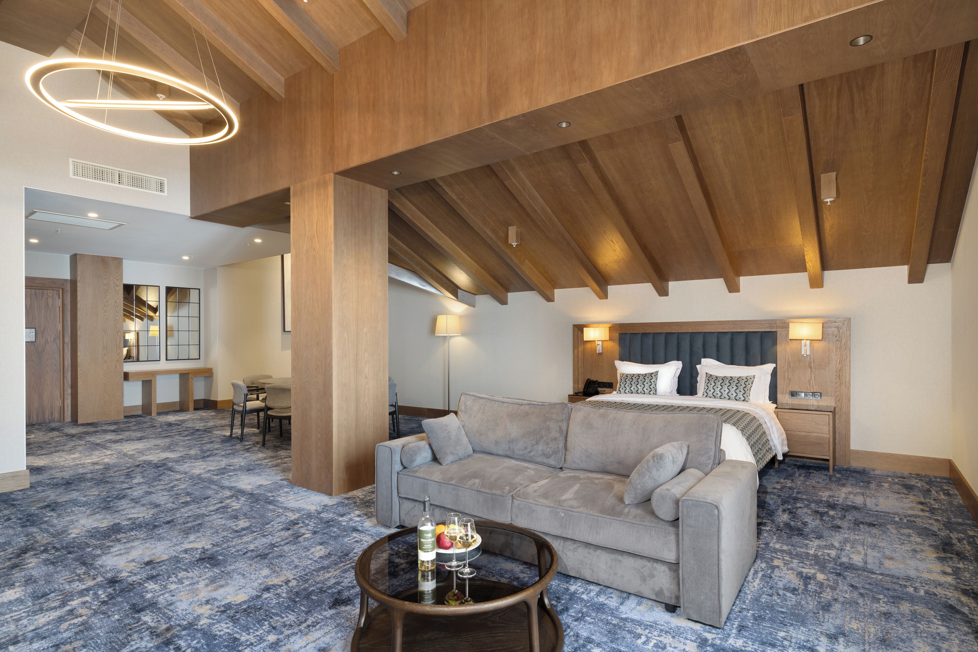 Quarto casal superluxo | Frigobar, roupa de cama