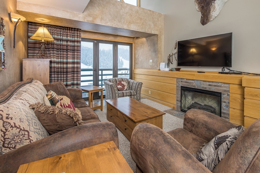 Ski-in/ski-out Condo W/shared Hot Tub & Pool & Great Location - Shoshone Ski-in/ski-out With Views - Montana
