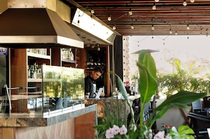 2 restaurantes, jantares servidos