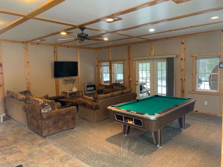 5 Bedroom Home In Paradise!! 4 Miles From Tahquamenon Falls - Tahquamenon Falls State Park, Paradise