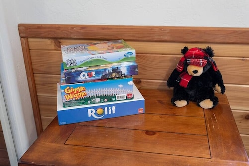 Fallen Leaf Hideaway Castle Estate - Big Bear Lake, CA