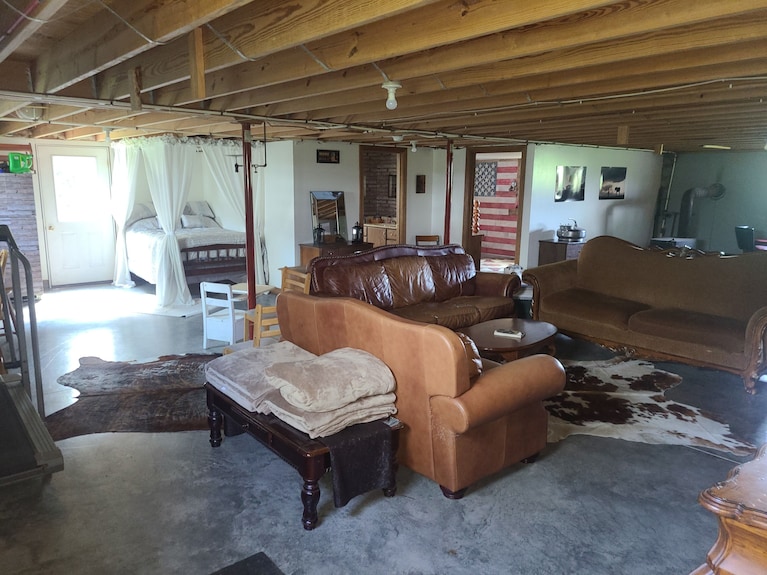The Bunkhouse @Dragonfly Ranch Is Made To Make You Feel Like Home Away From Home - Mammoth Cave, KY