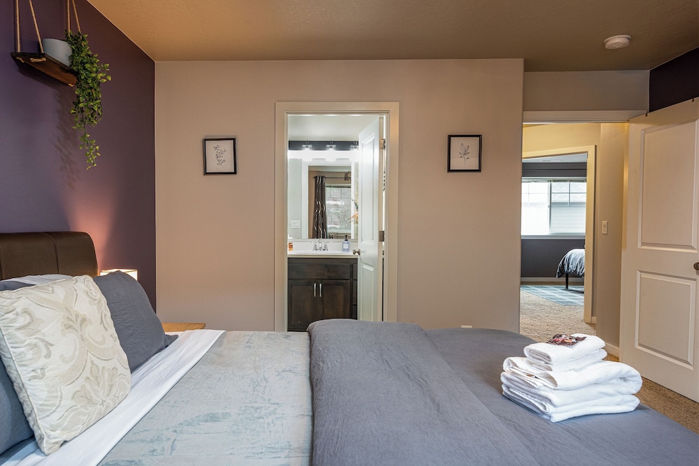 Boho Vibes- Family Townhouse W/ Gourmet Kitchen - Oregon State University, Corvallis